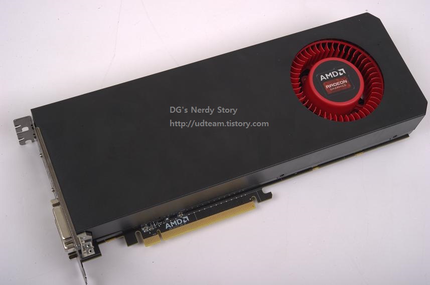 AMD Radeon R9-290 fotografiada