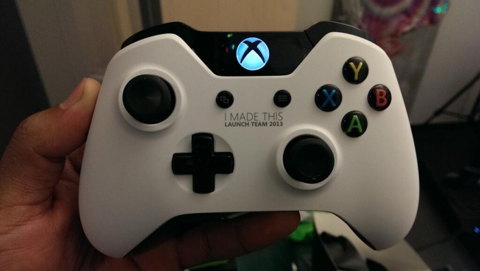 Xbox One edición especial en blanco en fotos