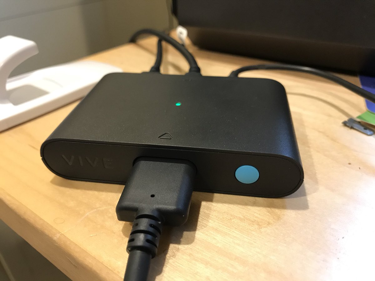 HTC renueva su Link Box para el Vive Pro: Ahora cuenta con DisplayPort ...