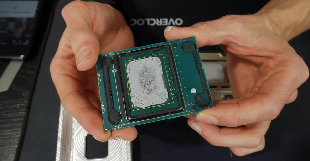 Der8auer realiza delid y overclockea el Xeon W-3175X a 4.3GHz