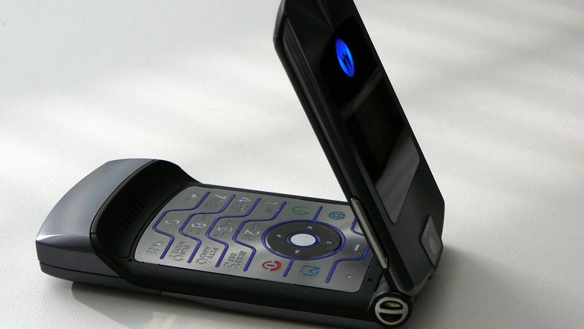 El Motorola RAZR hace su retorno en forma de teléfono plegable