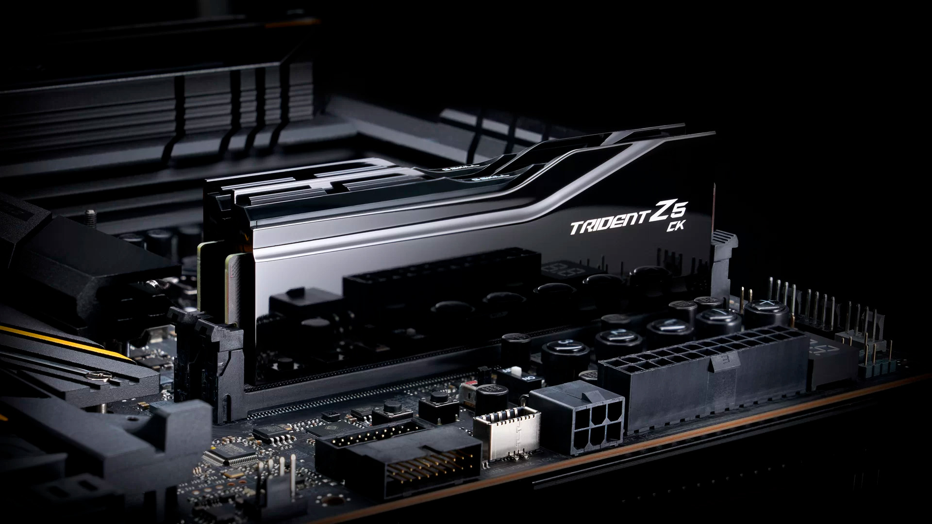 G.SKILL presenta las memorias Trident Z5 DDR5-9600 CU-DIMM, enfocadas en el overclocking extremo