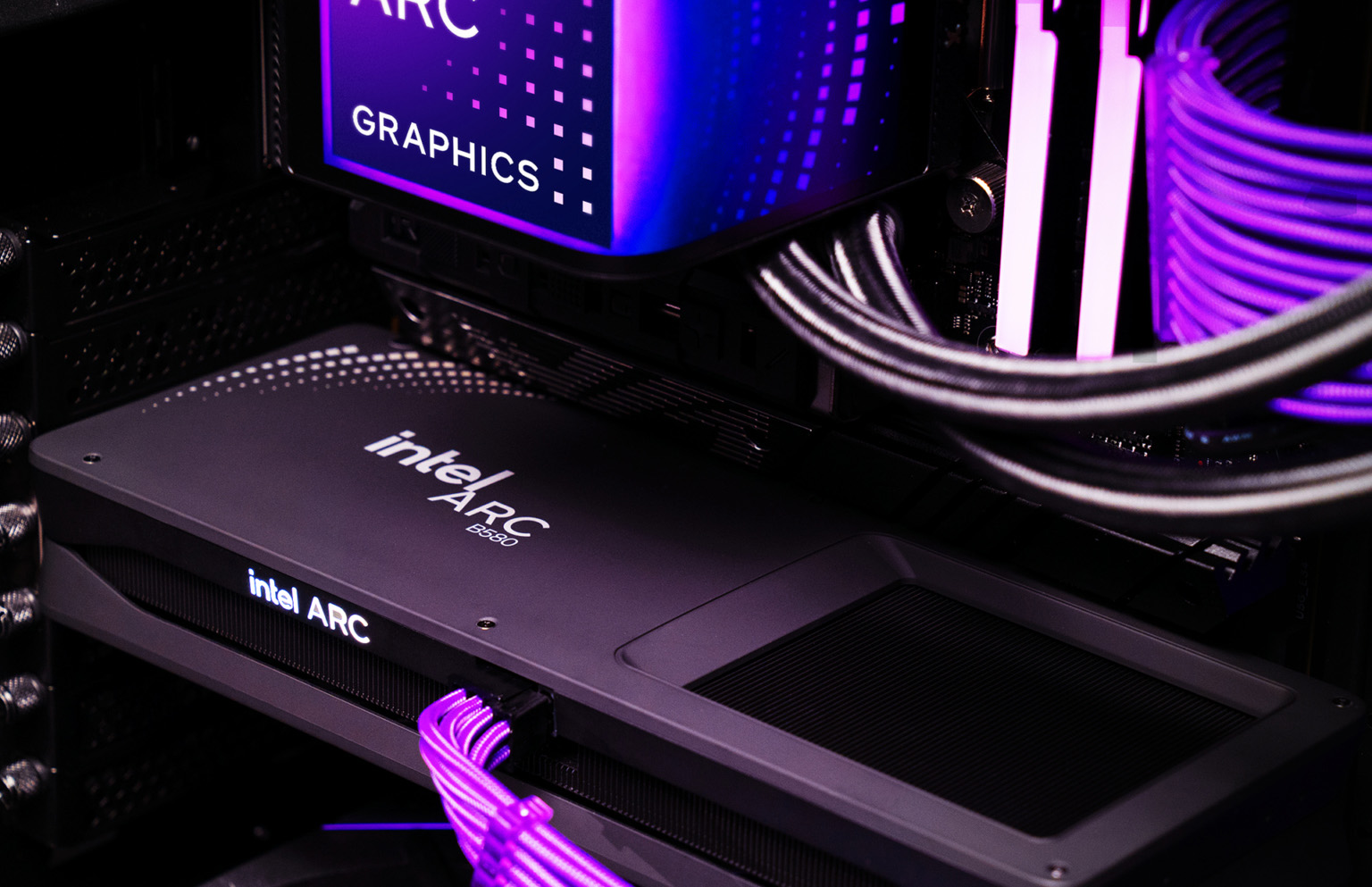 Intel estaría trabajando en una nueva versión de la Arc B580 con 24 GB de VRAM