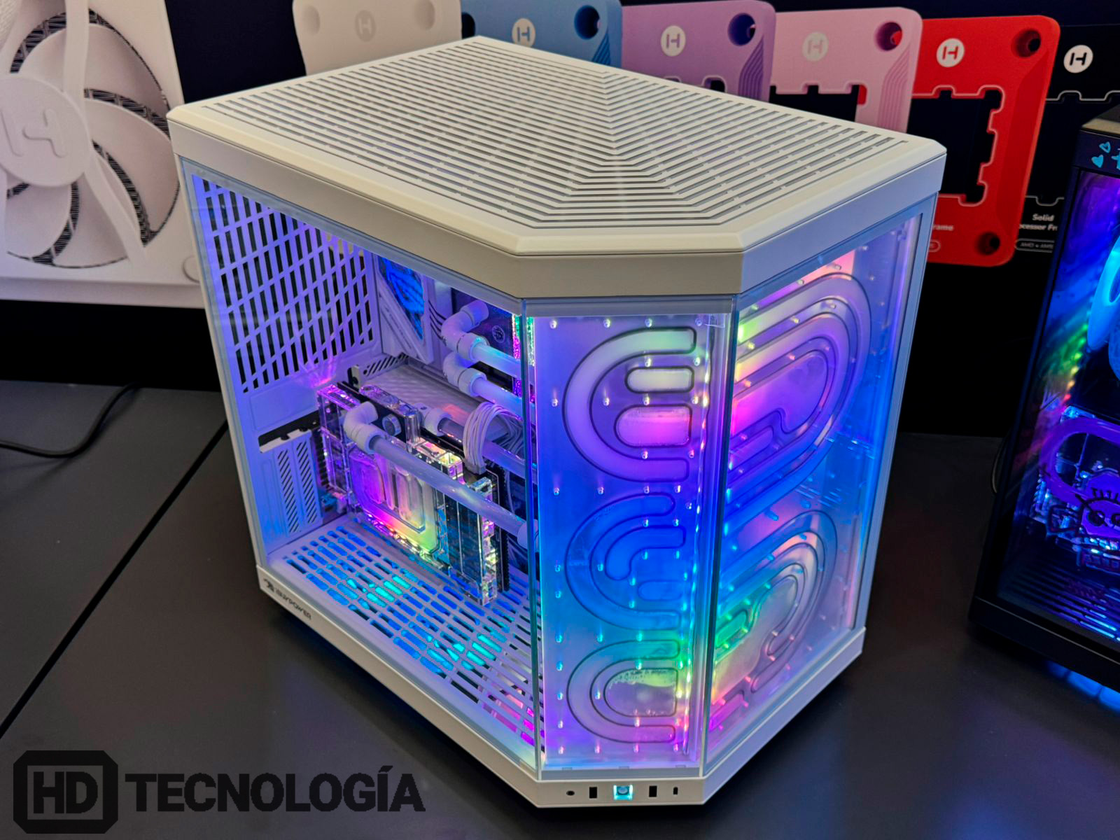 Hyte introduce el AIO Thicc Q80 y otros innovadores productos de refrigeración para PC ...